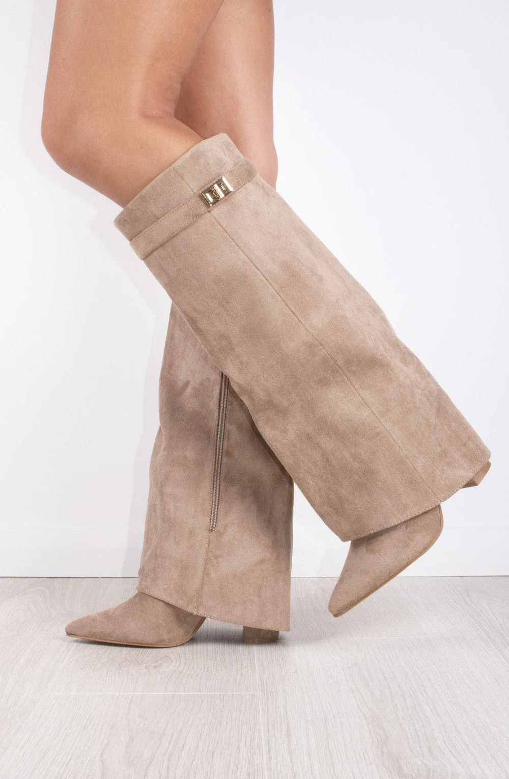 Louviérmont, Suede Lock Boots - modeoria